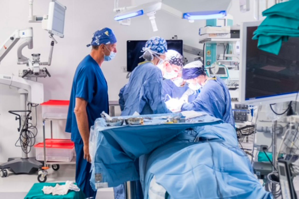 Live Surgery da Genova: l'intervento del prof Giorgio Peretti in ...